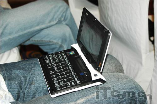零距离接触 富士通UMPC U1010体验沙龙_笔记本_科技时代_新浪网