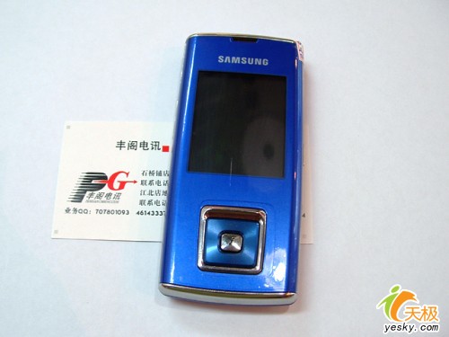 蓝宝石机身 三星新款滑盖手机J608到货_手机_科技时代_新浪网