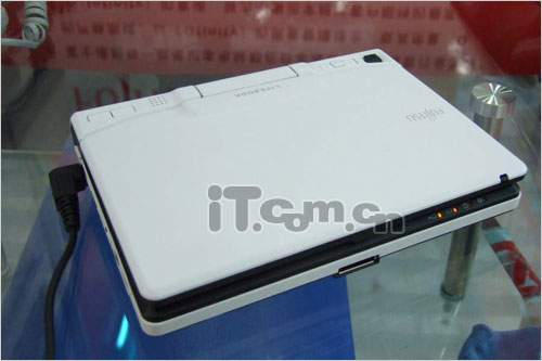 可旋转屏幕的UMPC 富士通U1010上市_笔记本_科技时代_新浪网