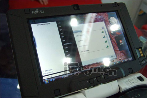 可旋转屏幕的UMPC 富士通U1010上市_笔记本_科技时代_新浪网