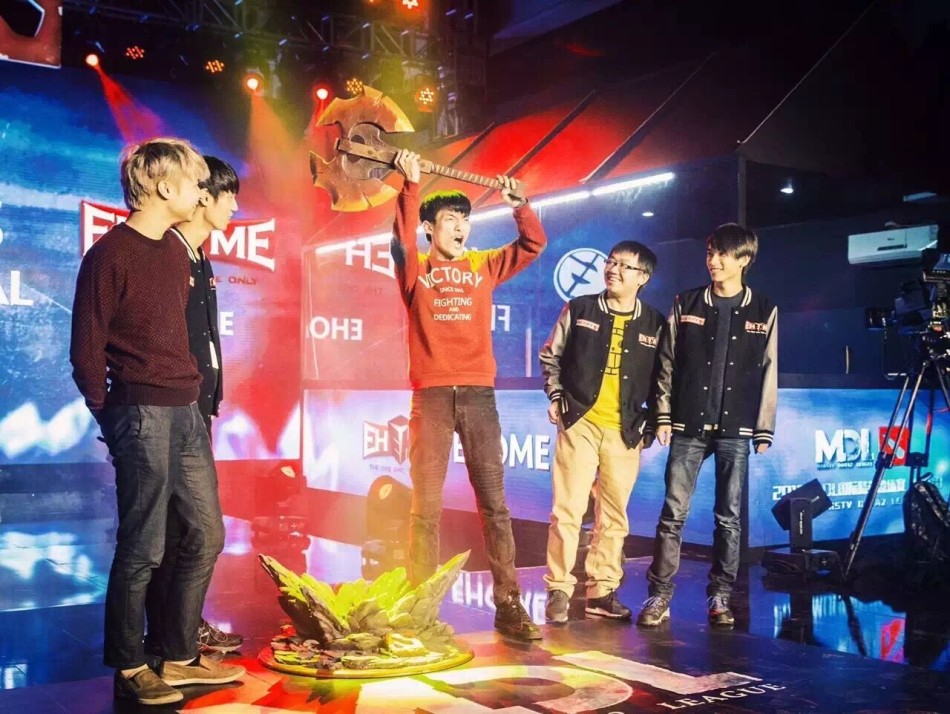 Ehome夺冠MDL国土高举狂战斧_新浪游戏_手机新浪网