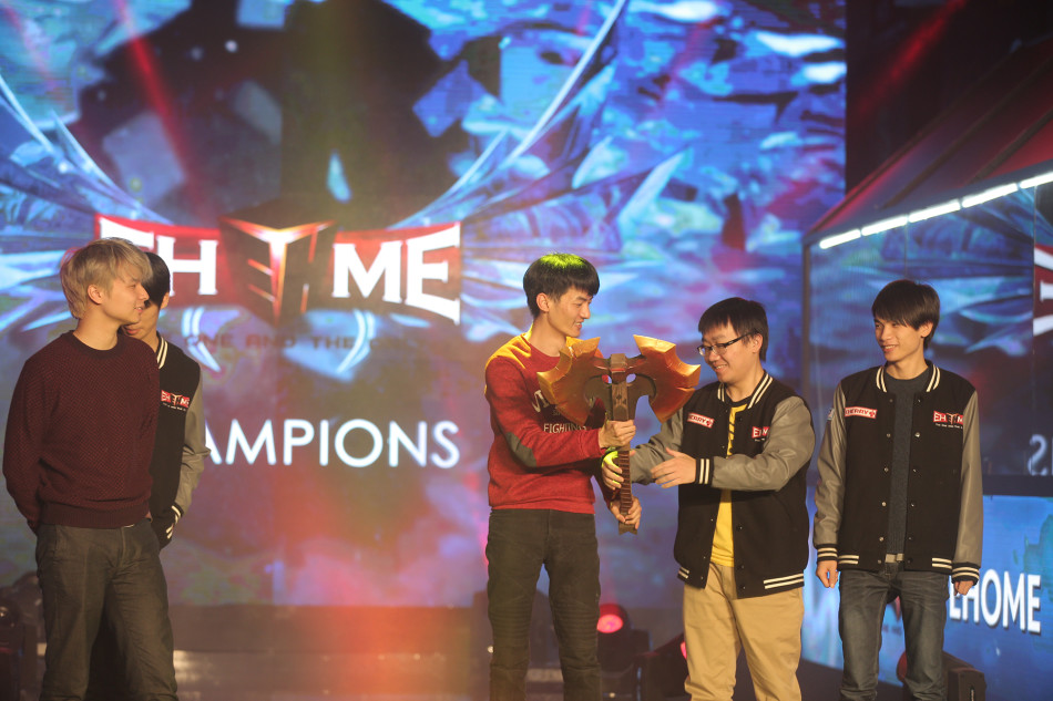 Ehome夺冠MDL国土高举狂战斧_新浪游戏_手机新浪网