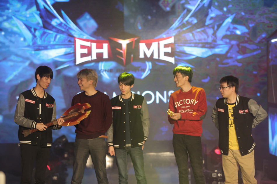 Ehome夺冠MDL国土高举狂战斧_新浪游戏_手机新浪网