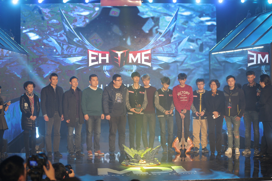 Ehome夺冠MDL国土高举狂战斧_新浪游戏_手机新浪网