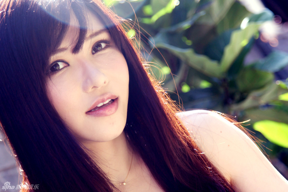 冲田杏梨肤白水嫩 K杯巨乳女优秒变小清新(22图) -6park.com