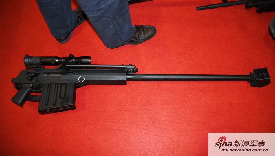 AMR-2式12.7mm反器材枪采用折叠式枪托_新浪图集_新浪网