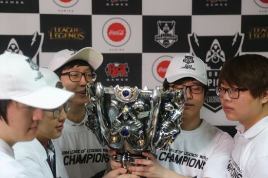 《英雄联盟》S4冠军SSW采访_新浪游戏_手机新浪网