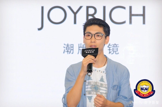 JOYRICH潮牌眼镜进驻北京高校_新浪时尚_新浪网