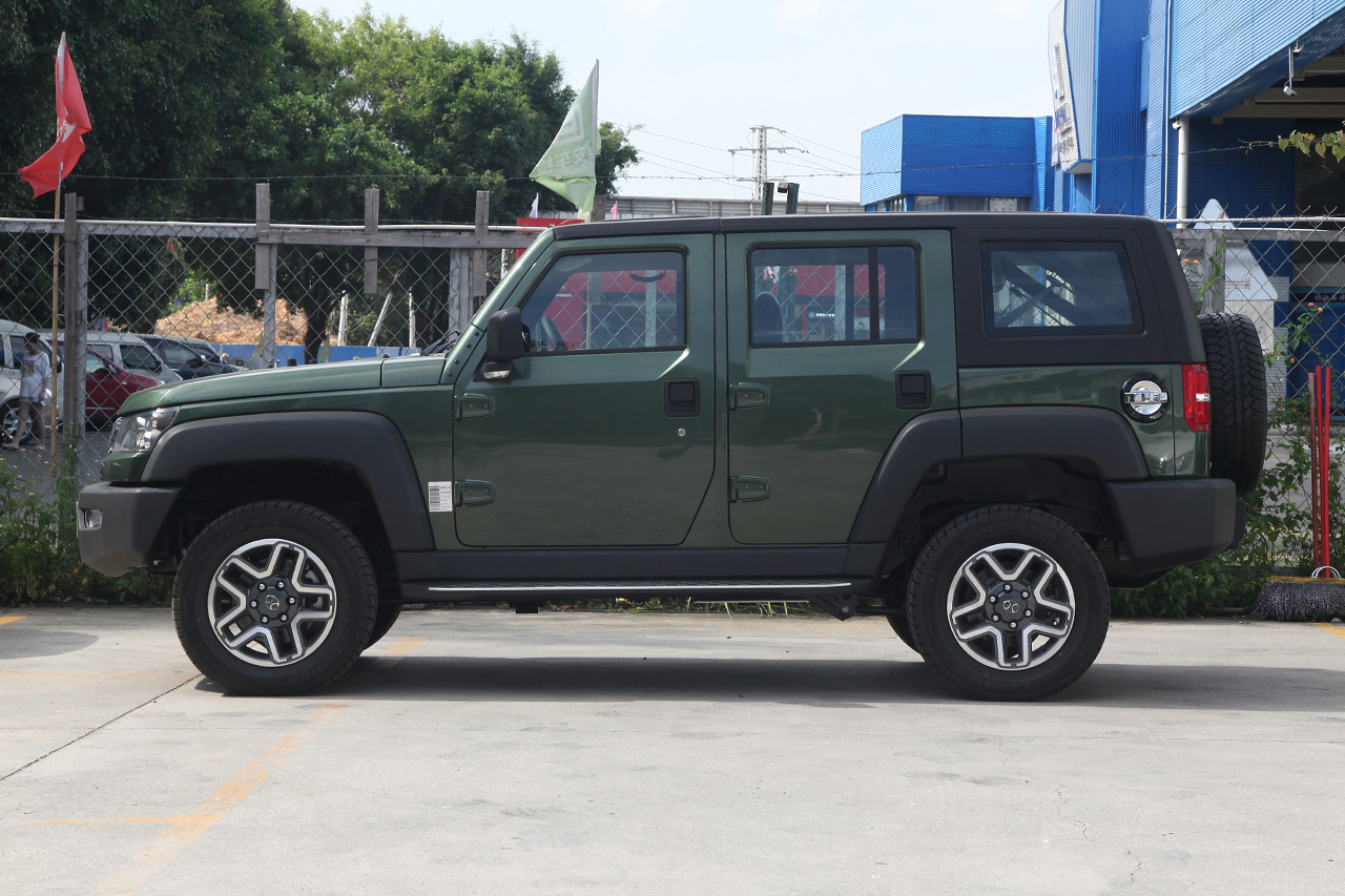 【图】2018款北京BJ40L 2.0T手动柴油四驱尊贵版车型图图片_高清实拍图 - 新浪汽车