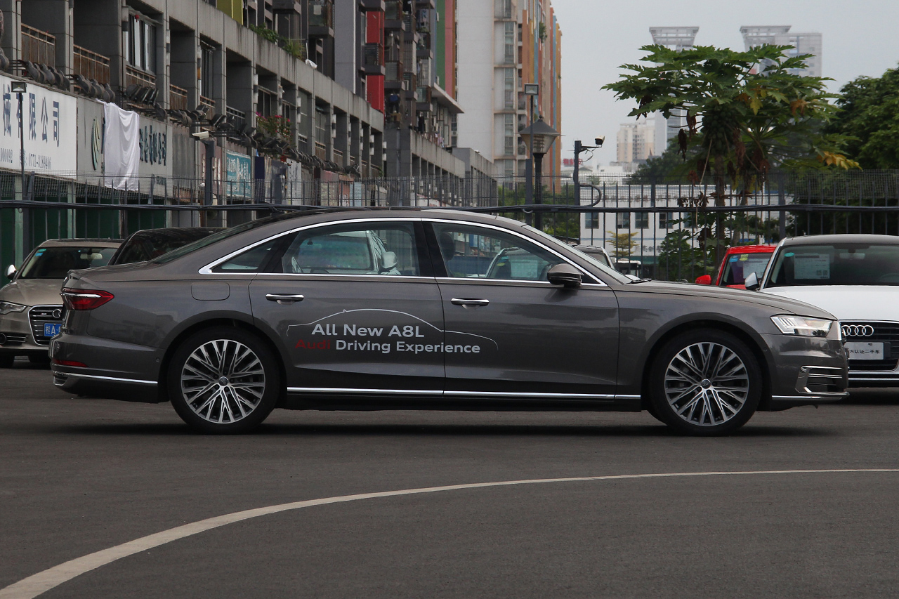 【奥迪A8花剑银图片-高清实拍图】 -新浪汽车