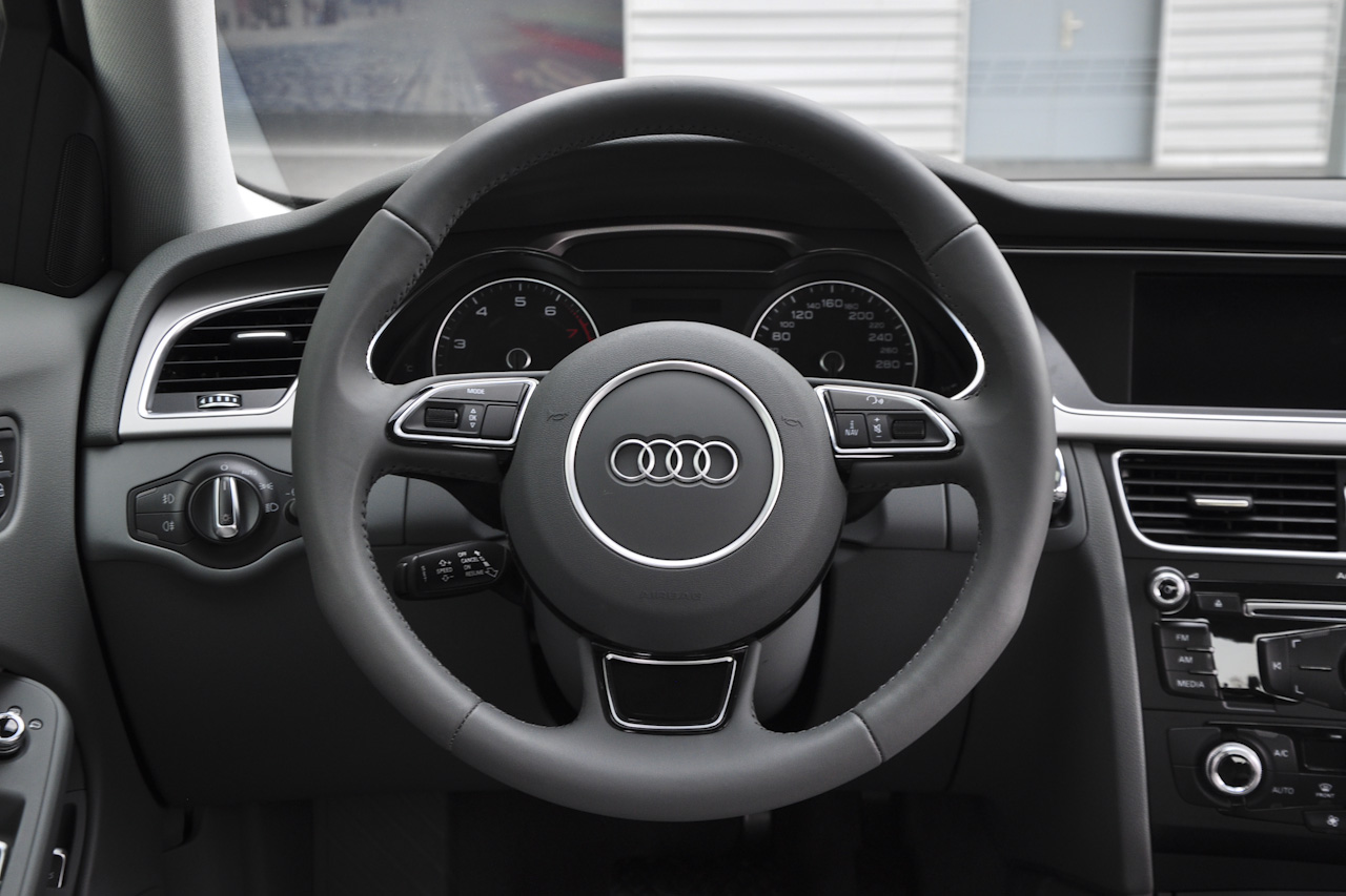 【图】2016款奥迪A4L 2.0T自动35TFSI典藏版标准型车型图图片_高清实拍图 - 新浪汽车