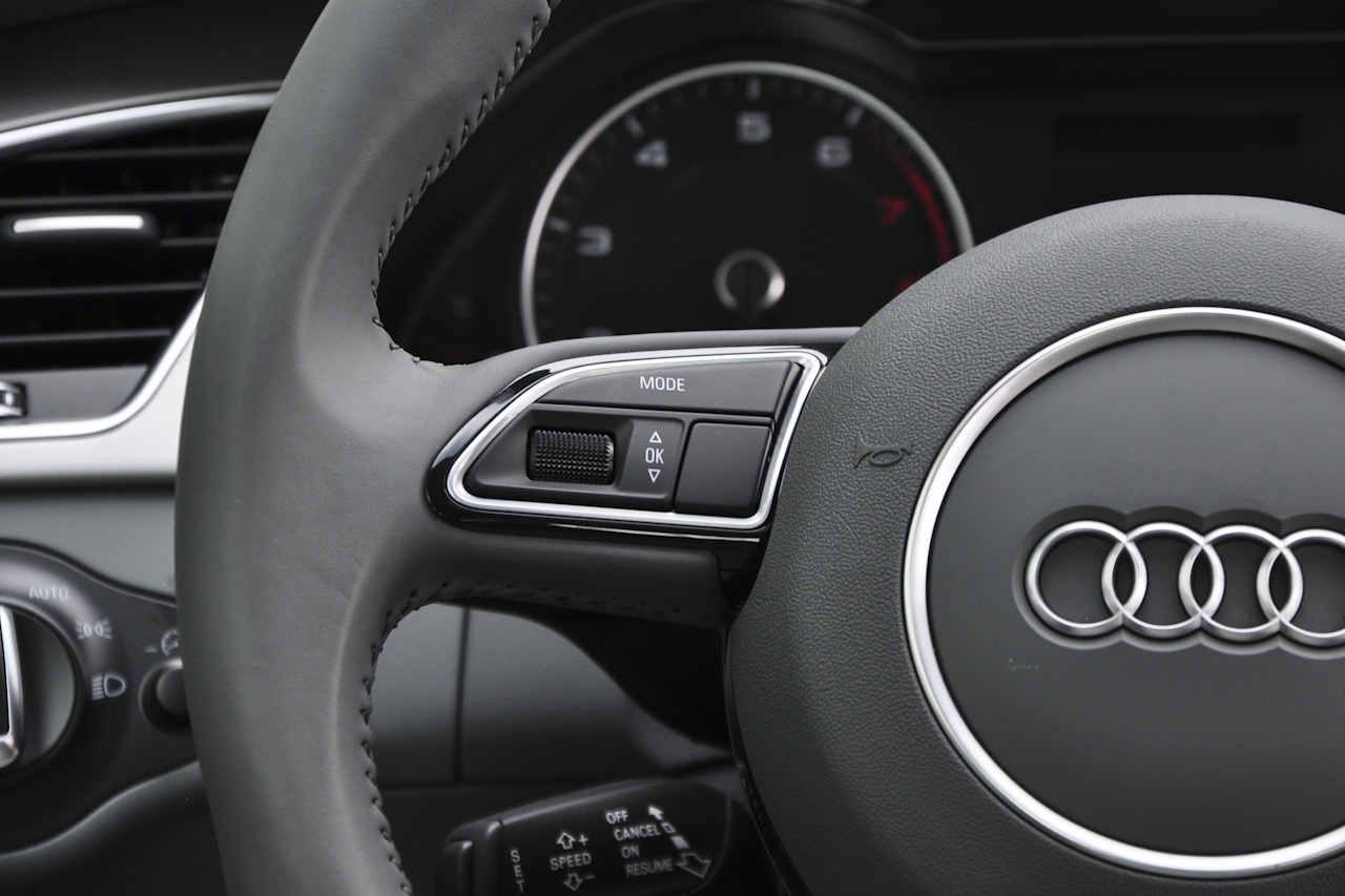 【图】2016款奥迪A4L 2.0T自动35TFSI典藏版标准型车型图图片_高清实拍图 - 新浪汽车