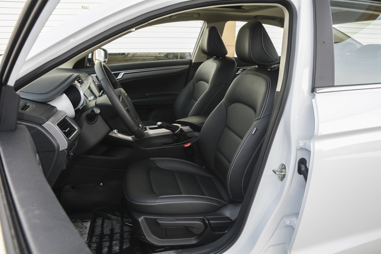 【吉利汽车2018款吉利帝豪GL 1.8L手动精英智联型】报价_参数_图片 – 新浪汽车