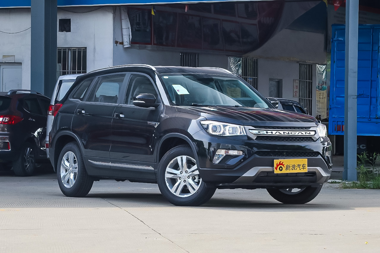 【长安CS75外观闪光尊贵黑图片-高清实拍图】 -新浪汽车