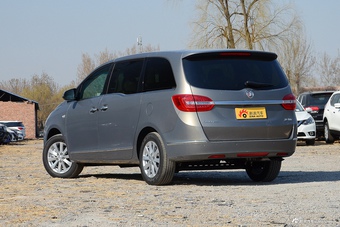 【图】2017款GL8 2.5L自动豪华型外观钛银图片_高清实拍图 - 新浪汽车