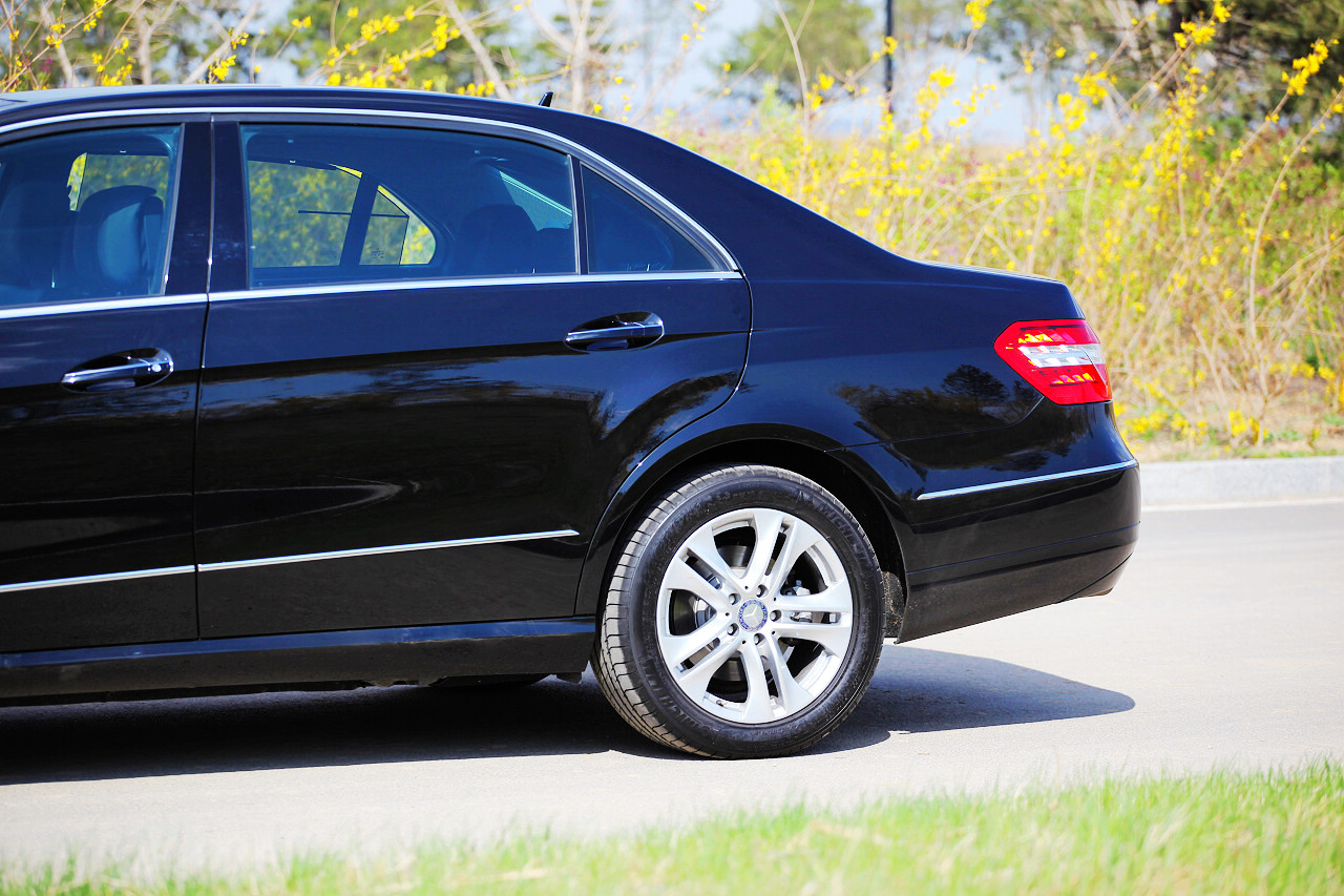 【图】2010款奔驰E300L时尚型尊贵版车型图图片_高清实拍图 - 新浪汽车