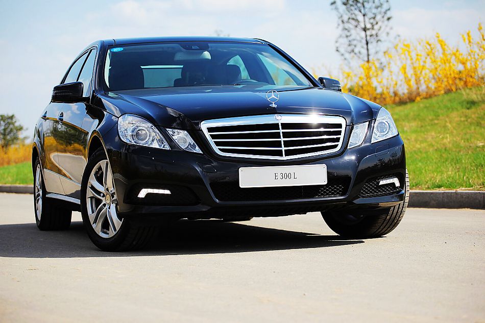 2010款奔驰E300L时尚型尊贵版_奔驰E级外观图片261004_汽车图库_新浪汽车_新浪网
