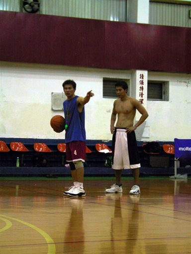 图文-颜行书海峡杯复出首演 身材依然强壮_篮球-CBA_NIKE新浪竞技风暴_新浪网