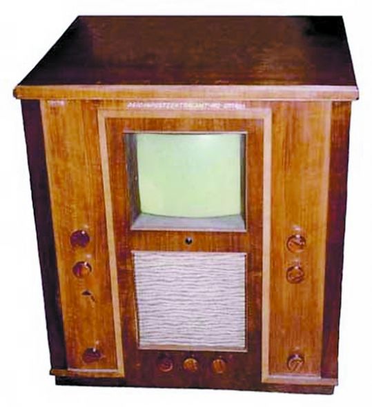 电视发展百年史：15岁小伙成第一个真人图像_手机新浪网