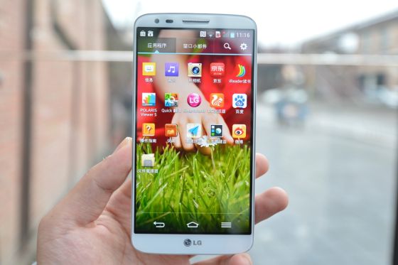 LG在华发布旗舰安卓手机G2 售价4299元_手机新浪网