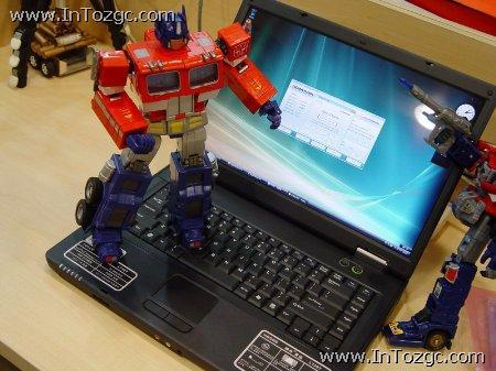 迅盘配8600GS 神舟旗舰迅驰四本评测 (2)_笔记本_科技时代_新浪网