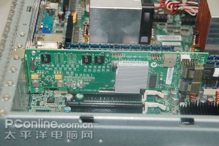 曙光A830r-F四路双核服务器拆解实录_硬件_科技时代_新浪网