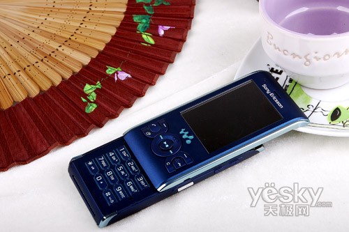 最强中端音乐手机！索尼爱立信W595C评测！_手机新浪网