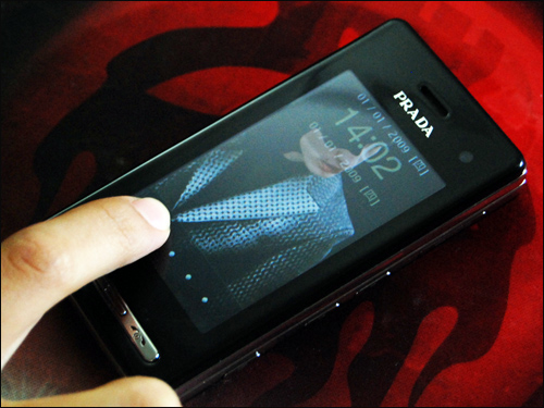 侧滑全键盘 LG二代PRADA手机KF900评测(16)_手机新浪网