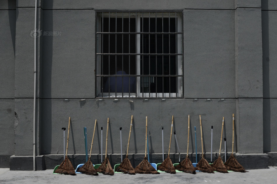 Pics of China prison system & Chinese felon | Pakistan Defence