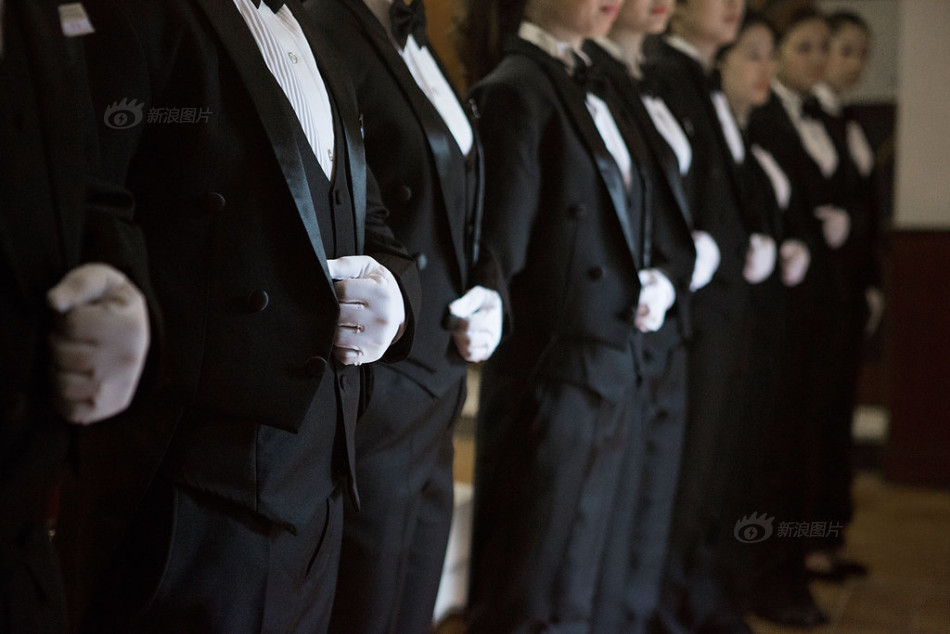 PHOTOS: China's first 'Butler Academy' opens in Chengdu – Thatsmags.com