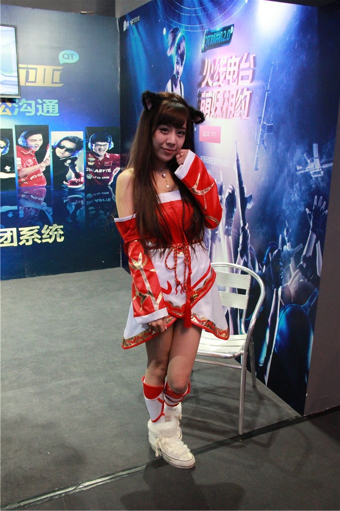 TGC首日：ShowGirl与Coser_新浪游戏_手机新浪网