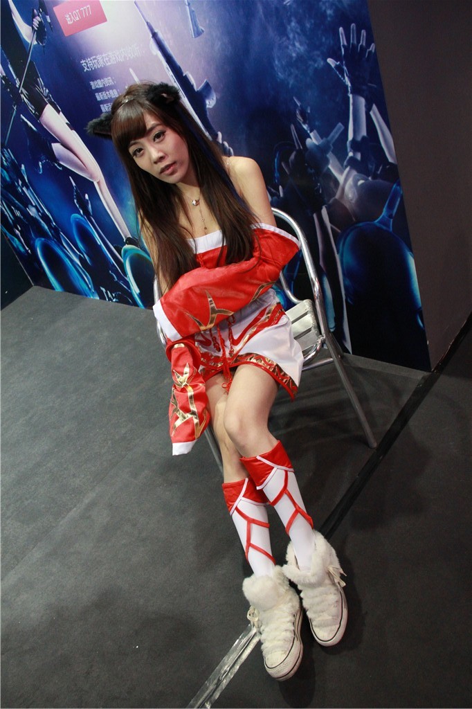 TGC首日：ShowGirl与Coser_新浪游戏_手机新浪网