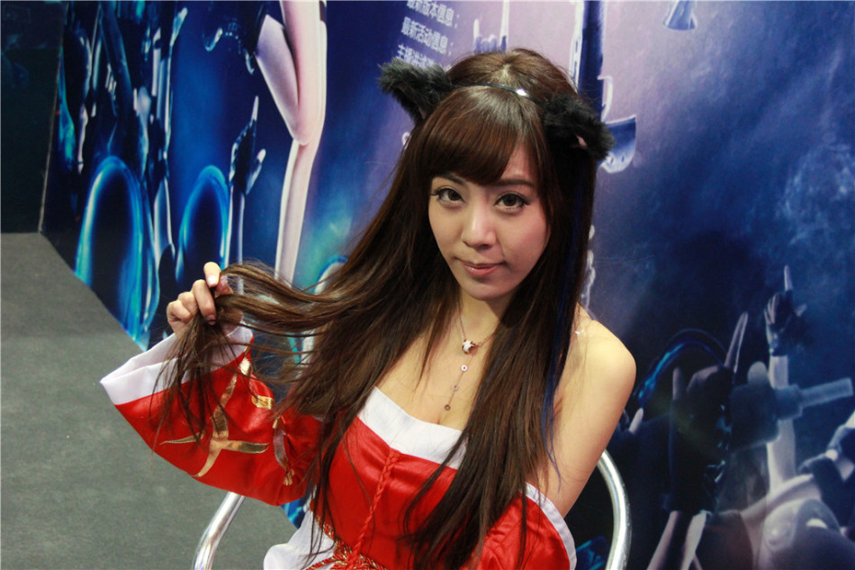 TGC首日：ShowGirl与Coser_新浪游戏_手机新浪网