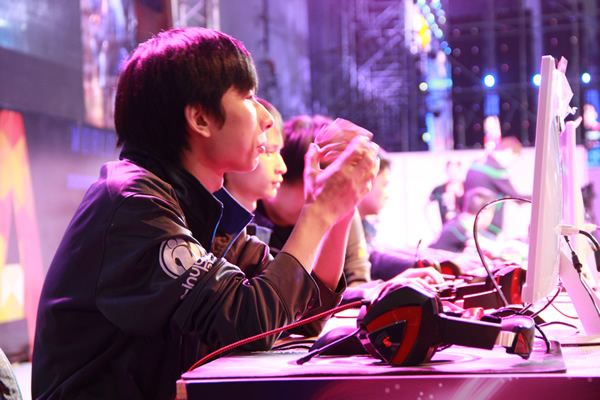 IG和VG 在WCA上演巅峰对决_新浪游戏_手机新浪网