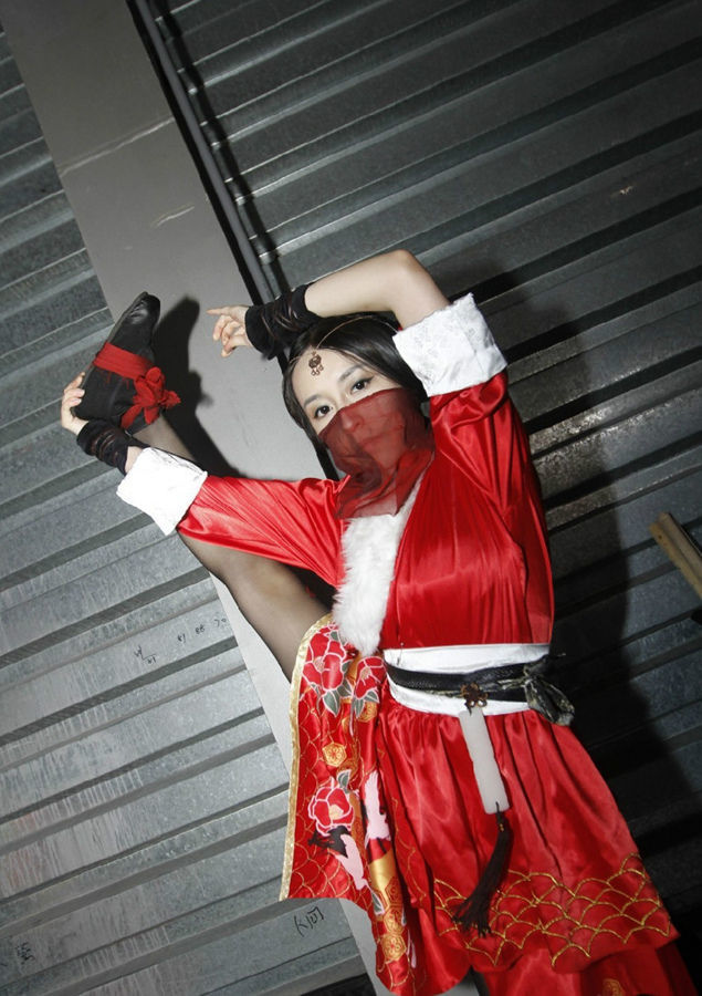 嫩模COS肌肉哪吒 网友已亮瞎_新浪游戏_手机新浪网