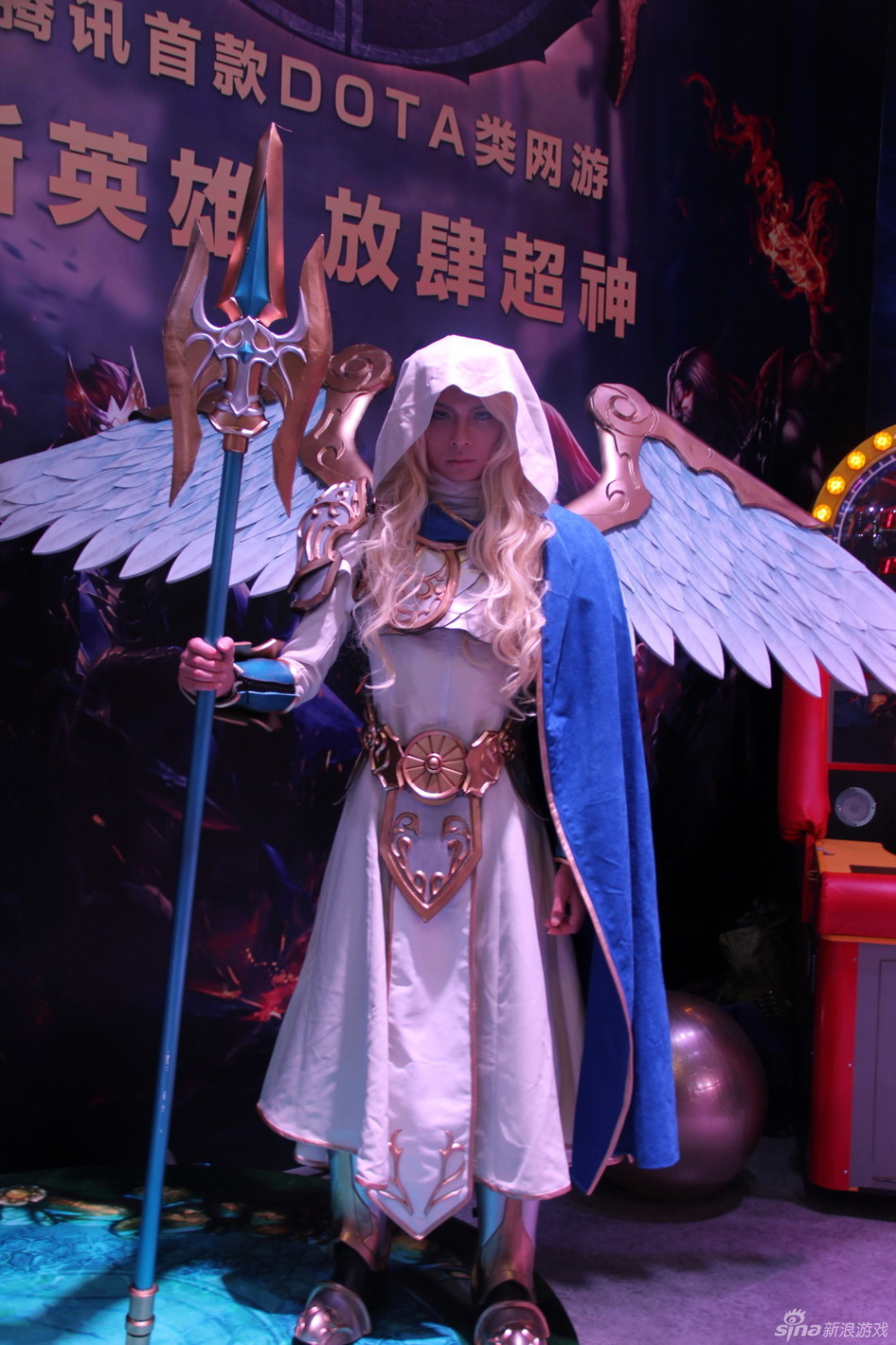 《HON》TGC2014现场COS图集_新浪游戏_手机新浪网