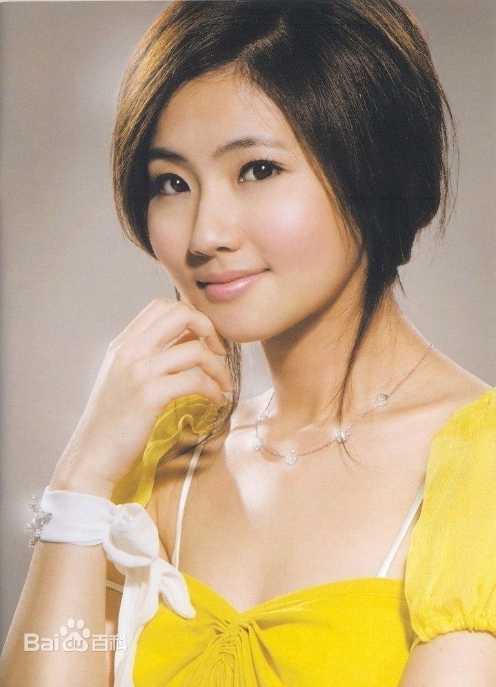 Selina同妹妹 携手代言游戏_新浪游戏_手机新浪网