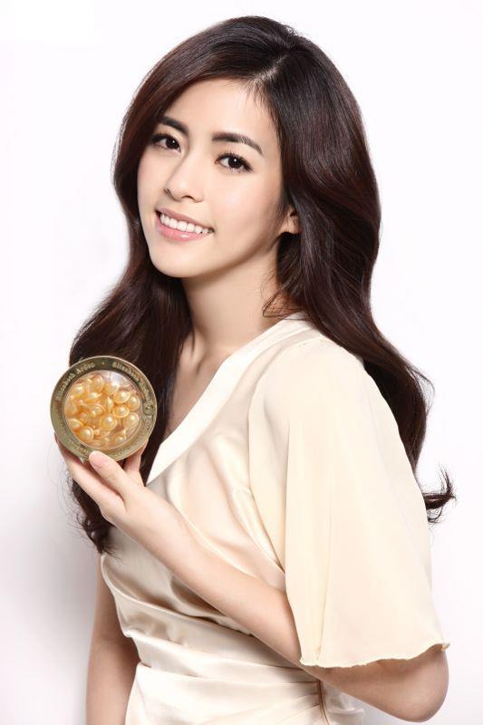 Selina同妹妹 携手代言游戏_新浪游戏_手机新浪网