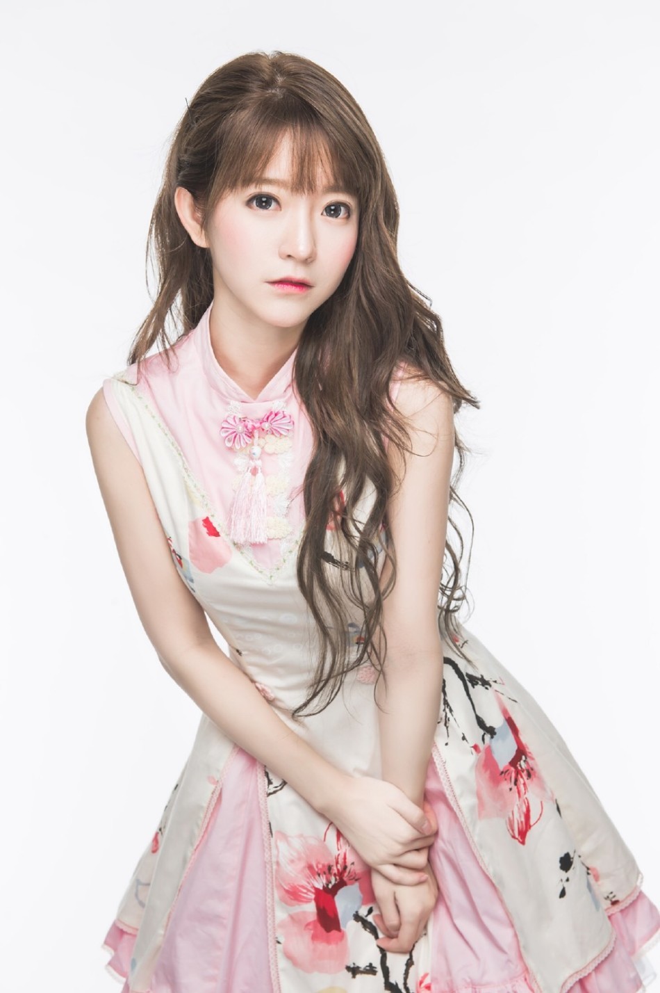 小孽与Yurisa共携手代言手游_新浪游戏_手机新浪网