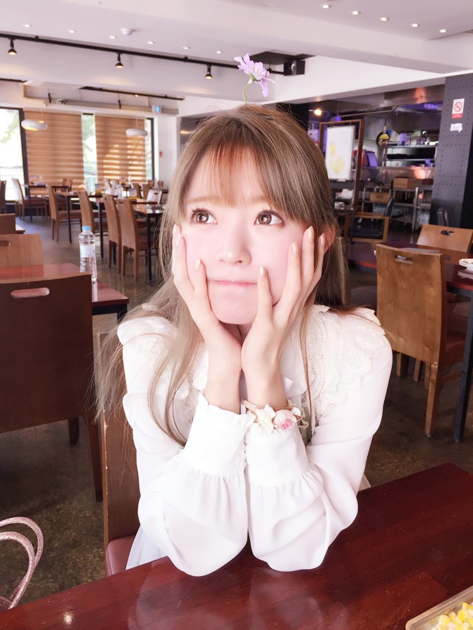 韩国游戏美女Yurisa微博卖萌_新浪游戏_手机新浪网