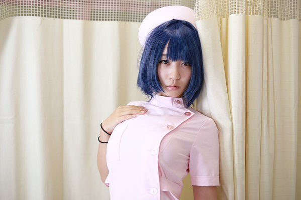 最清纯coser格斗女神造型出镜_新浪游戏_手机新浪网