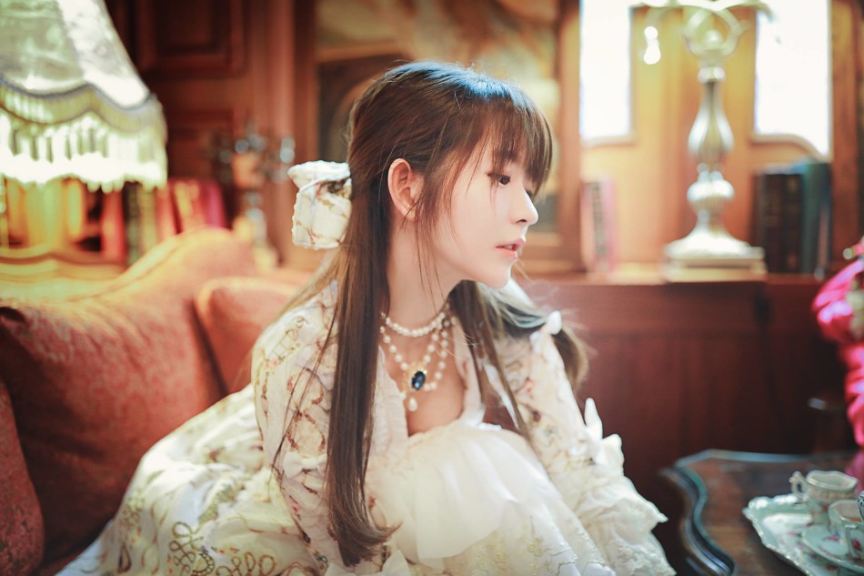 美少女Yurisa展现天籁般歌喉_新浪游戏_手机新浪网