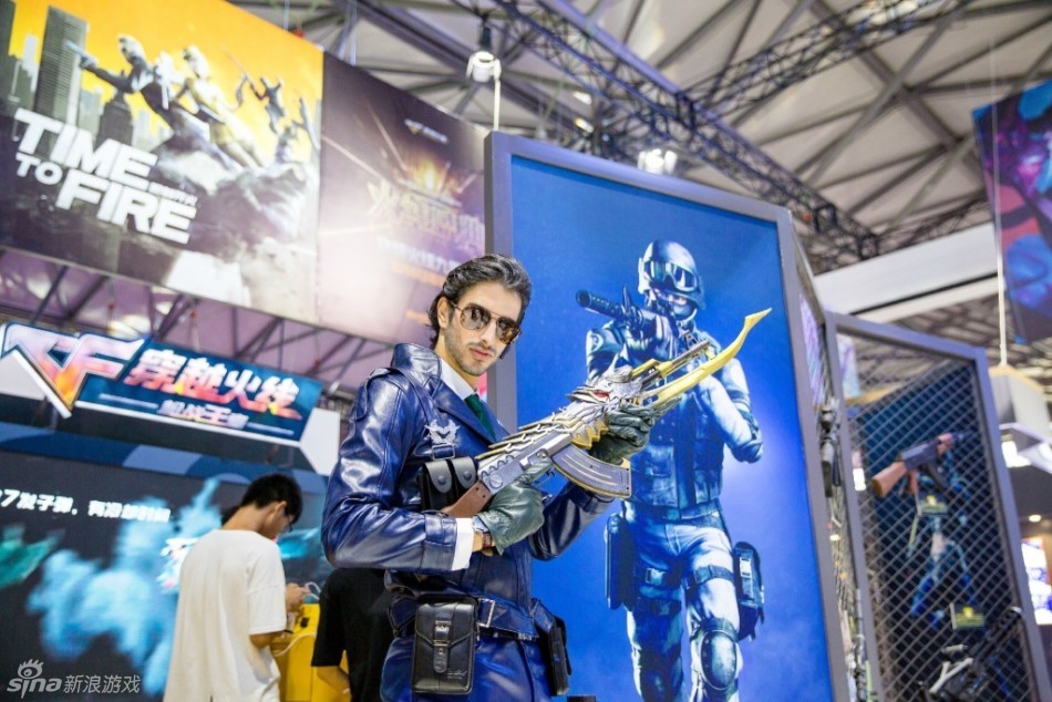 2017ChinaJoy穿越火线精美cos_新浪游戏_手机新浪网