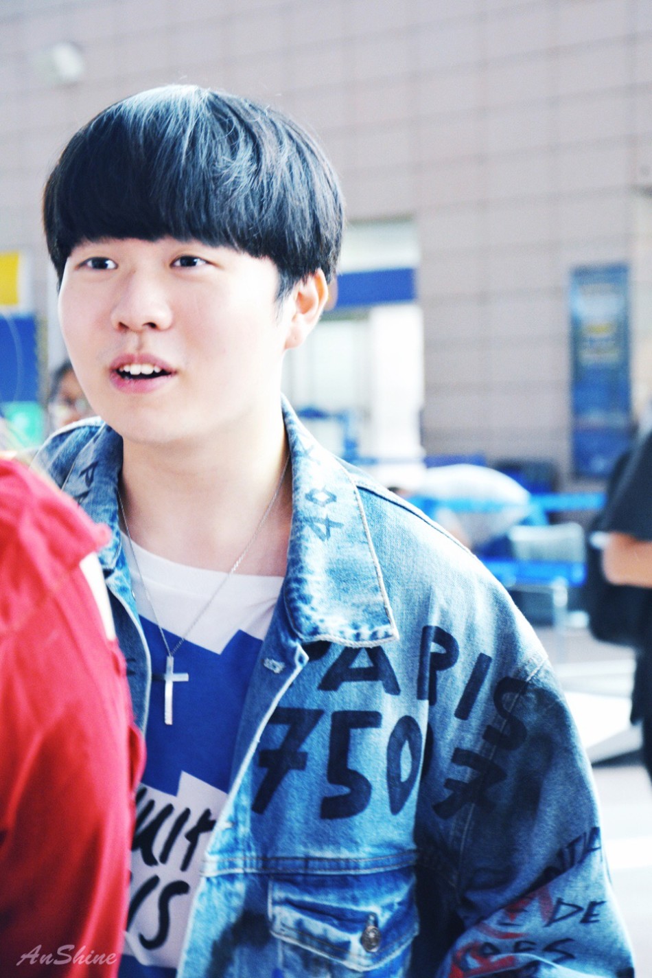 英雄联盟S8：IG全员出征世界赛 机场送机照曝光_新浪游戏_手机新浪网