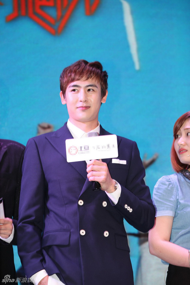 尼坤粉丝会秀电臀 害羞称拍吻戏很尴尬-新闻中心-温州网