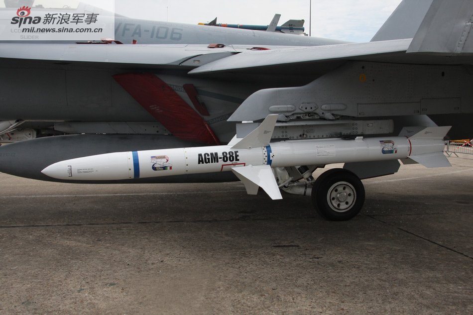 雷达杀手AGM-88E导弹_新浪图集_新浪网