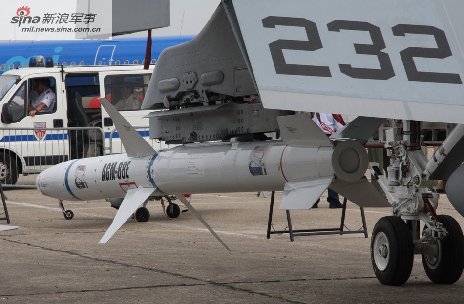 最新型AGM-88E哈姆反辐射导弹_新浪图集_新浪网