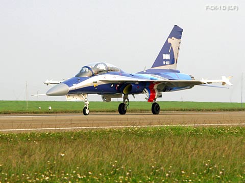 双座型IDF在跑道上滑行_新浪图集_新浪网