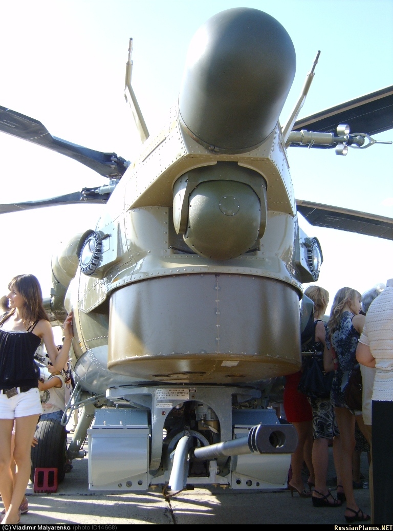 美女与米-28H合影_新浪图集_新浪网