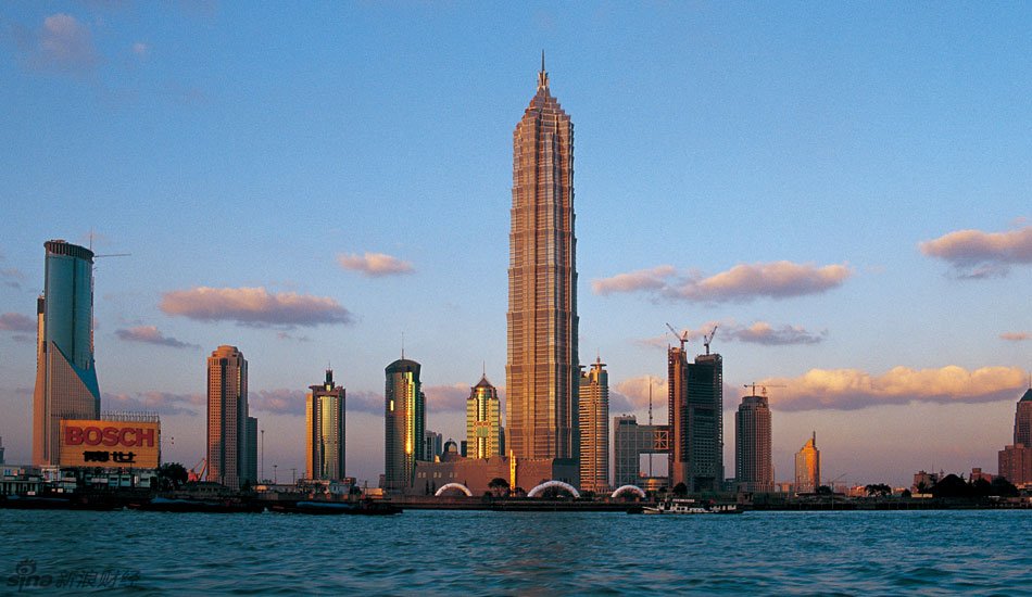 位于上海浦东陆家嘴金融贸易区的金茂大厦_新浪图集_新浪网